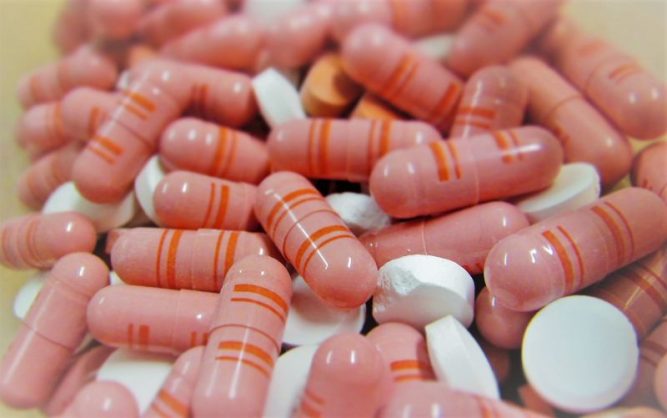 Prednisolona | Qué es, para qué sirve, presentación, reacciones, riesgos